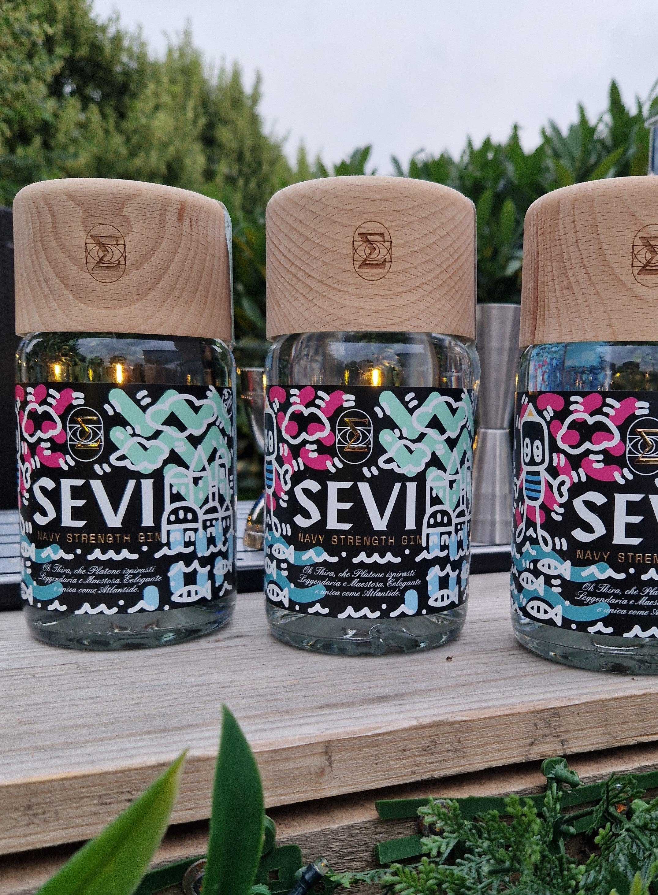 C0023 - SANTORINI - SEVI Navy Strength Gin 50 cl – Sevi London Dry Gin